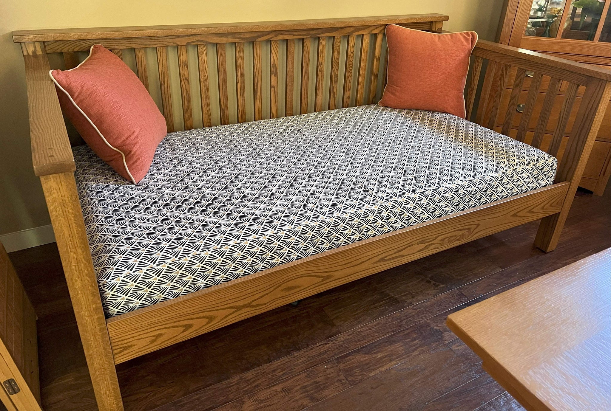 Classic Mission Daybed - Amish Traditions