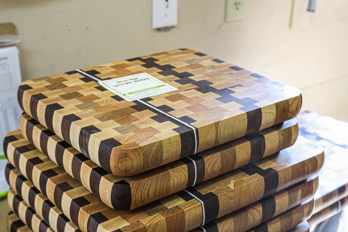 The Original Cutting Board – Williamsburg Wood Pattern – Amish Traditions